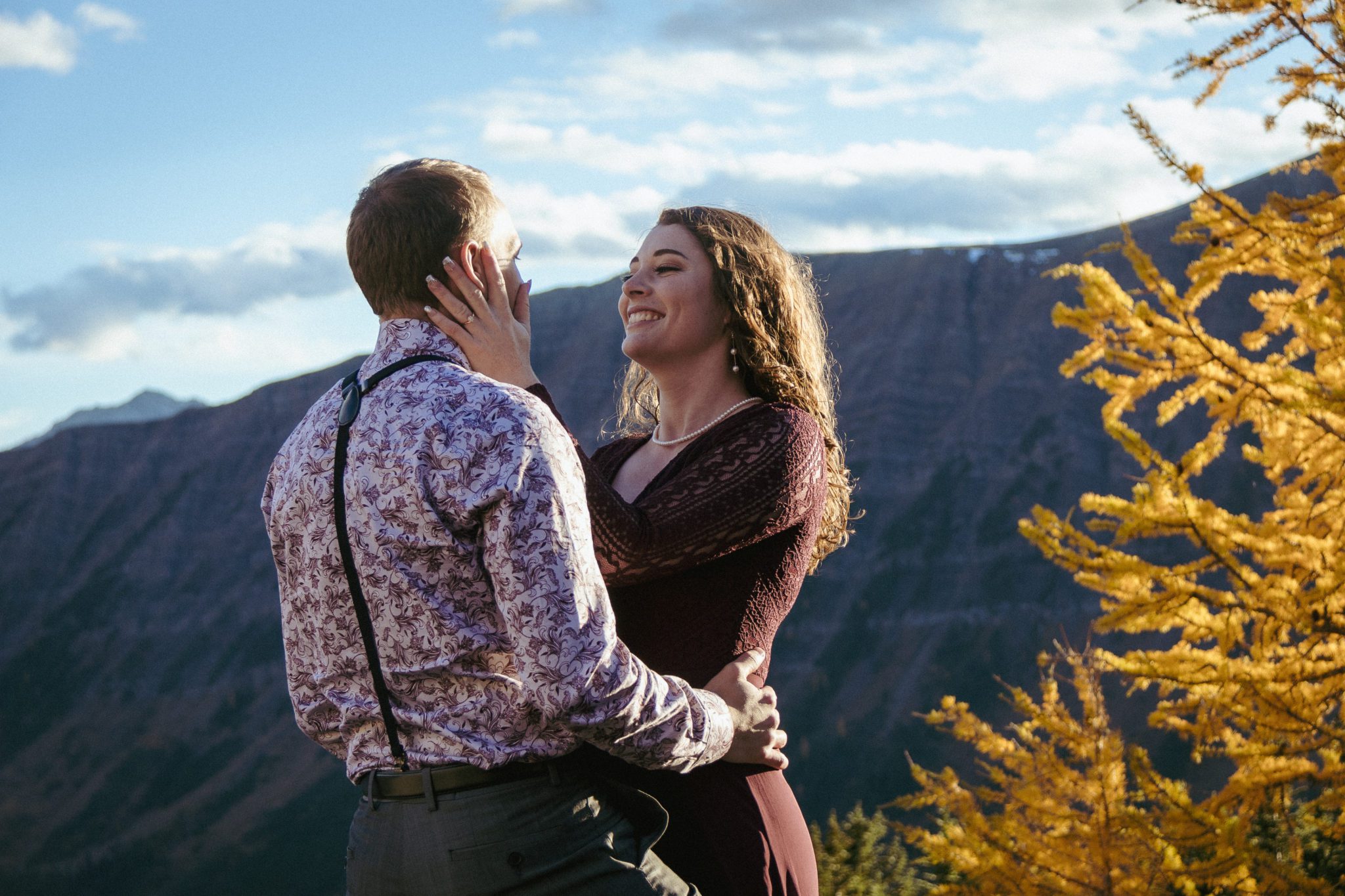Dreamy Sunset Hiking Engagement in Kananaskis in the Fall | Evans ...